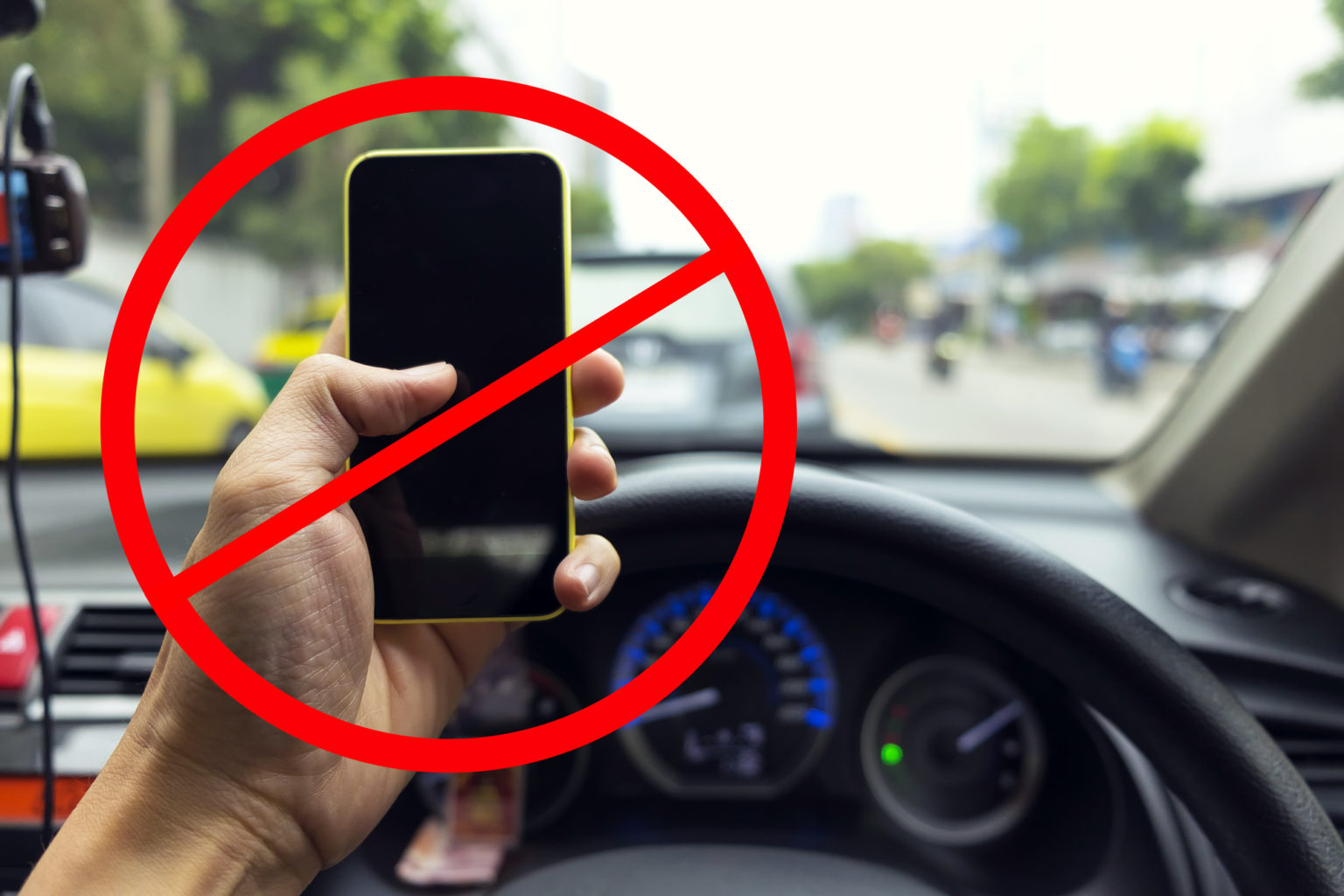 8.14 Forbud mot bruk av håndholdt mobiltelefon i bil ...